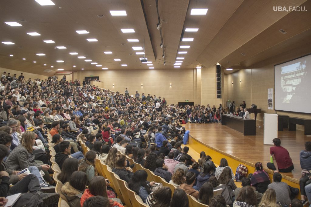 Solano Benítez cautivó en FADU - Facultad de Arquitectura, Diseño y ...